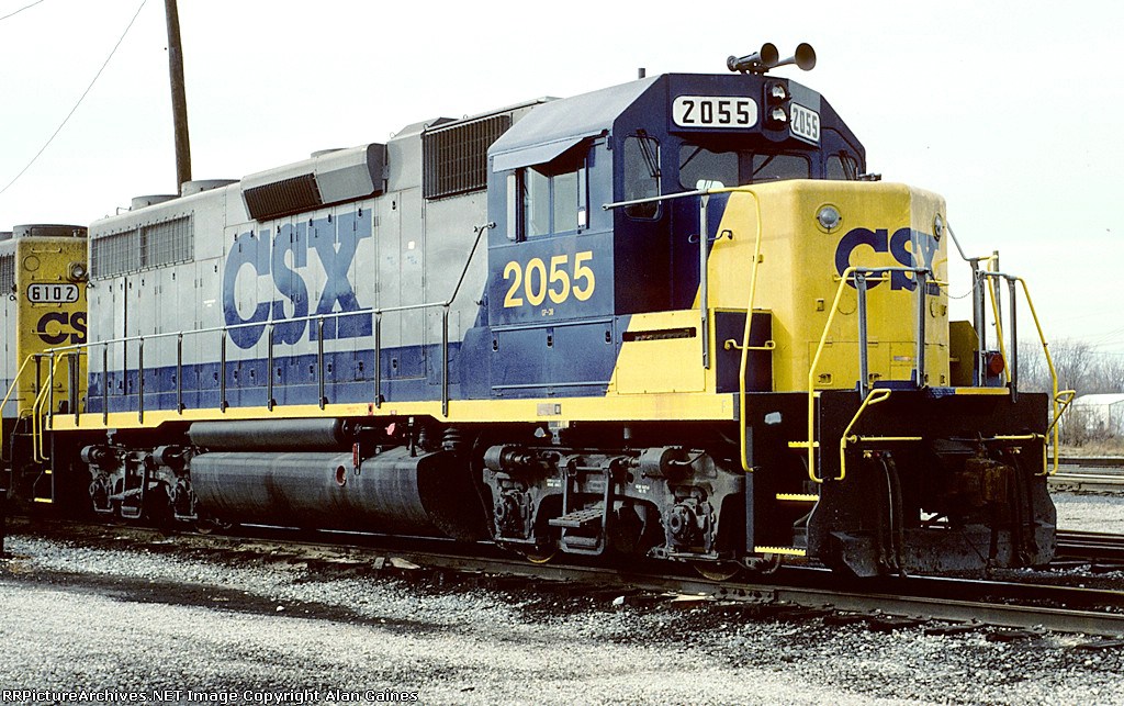 CSX GP-38 2055